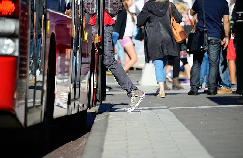 Petit guide pour bien prendre le bus et le car